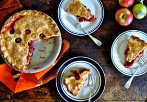 Sour Cherry Apple Pie with Cheddar Cheese Crust | ¡HOLA! JALAPEÑO
