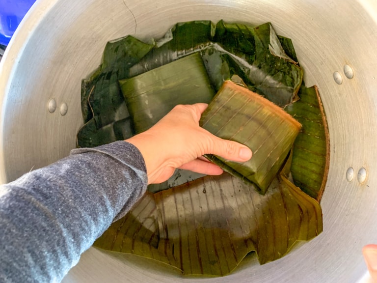 Tamales Oaxaqueños {Banana Leaf Tamales Recipe} - ¡HOLA! JALAPEÑO