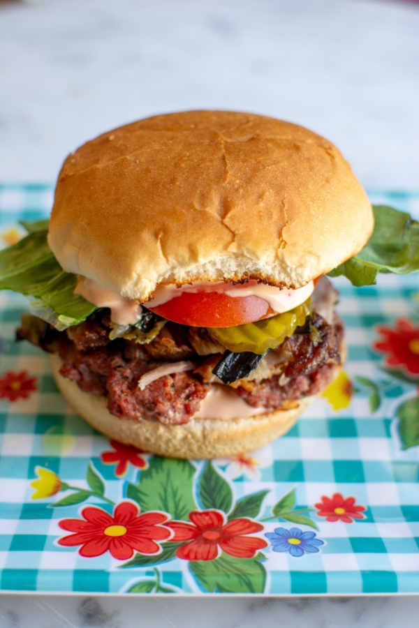 In-n-Out Animal Style Burger Recipe (With Carnitas!) - ¡HOLA! JALAPEÑO