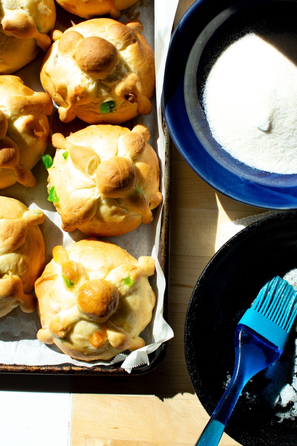 Mini Pan de Muerto Recipe With Sweet Tropical Fruit - ¡HOLA! JALAPEÑO